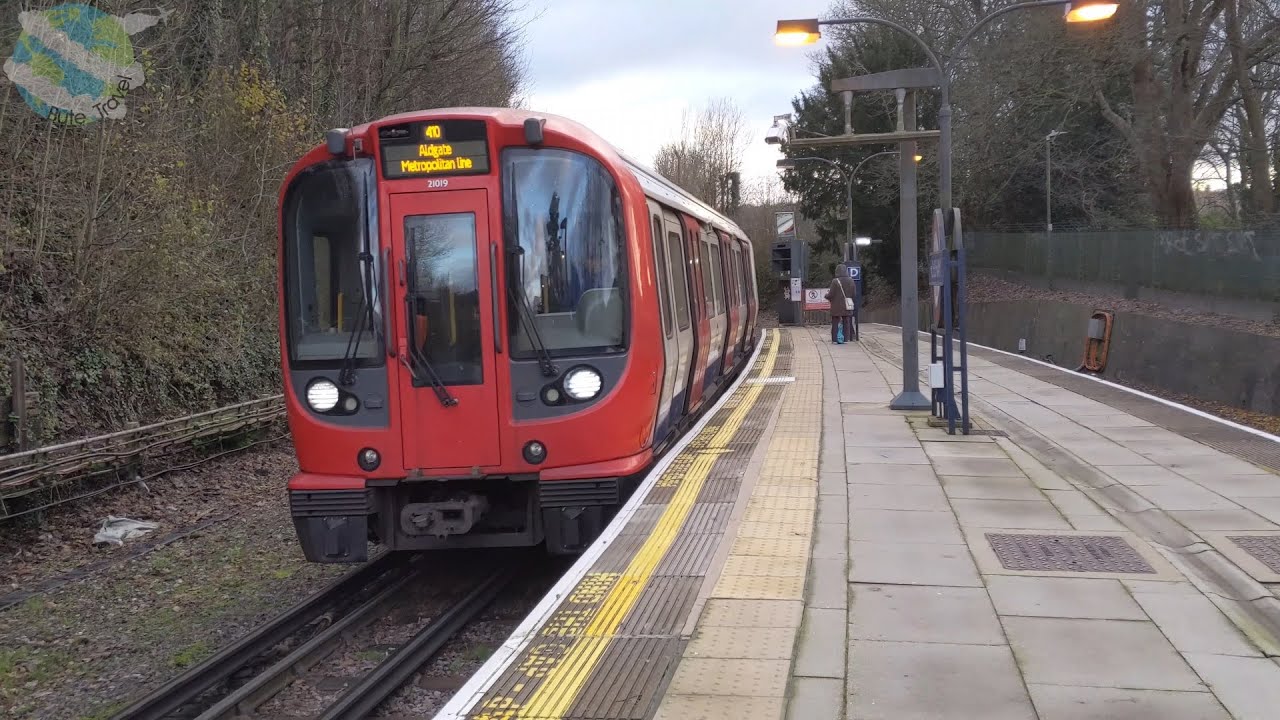 London Underground Trains | Platform Arrival Clips Assortment | 4K ...