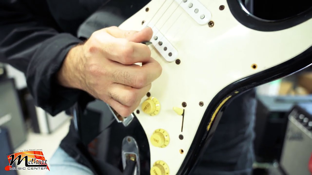 Fender Strat refretted with Dunlop 6105 fretwire - YouTube