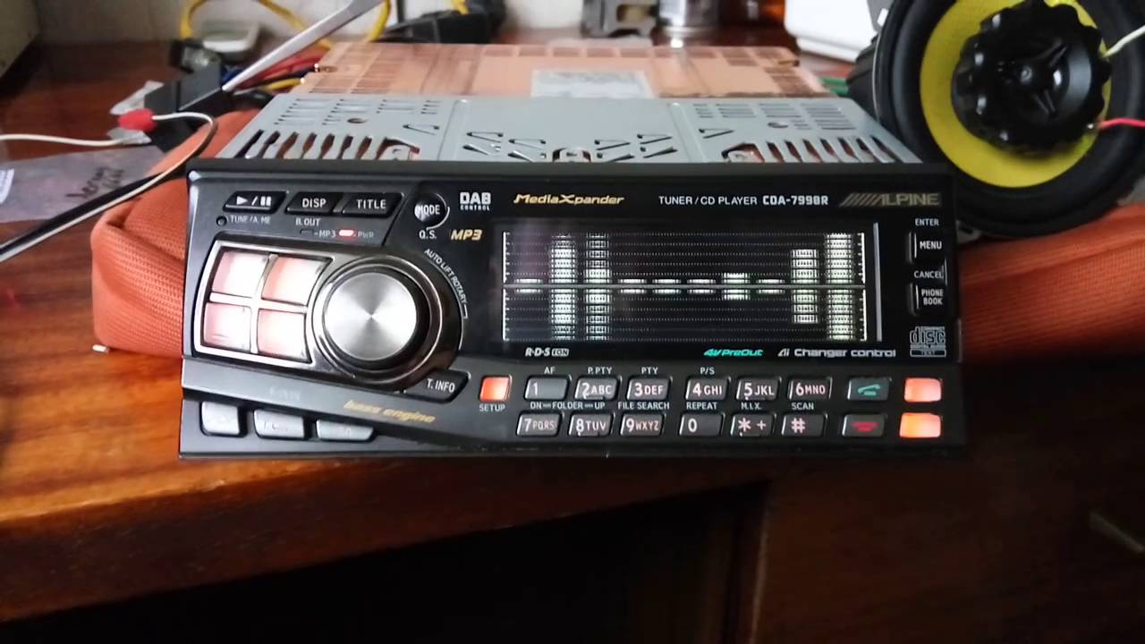 Демонстрация автомагнитолы Alpine CDA-7998R.С делано в Японии. - YouTube