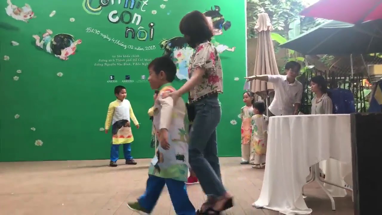 Ngày hội Con Nít Con Nôi | Các bé biểu diễn áo dài Con Nít Con Nôi ...