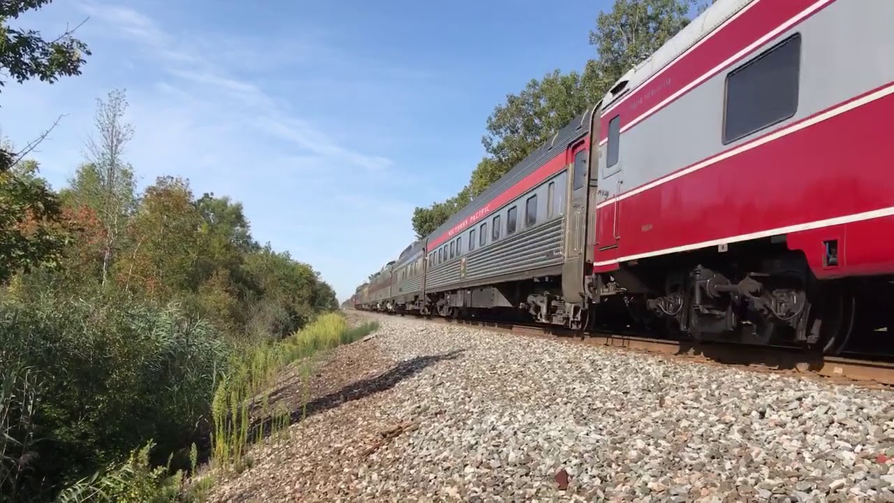 AMTK 48 with 11 special cars at the end for AAPPRCO - YouTube