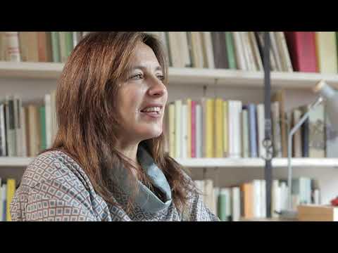 Raccontami di me | Intervista alla regista Laura Chiossone - YouTube