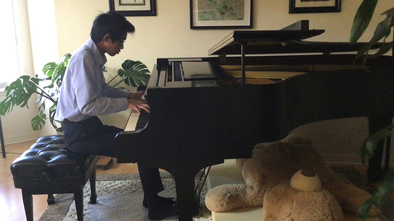 Curtis Li plays Bach Prelude and Fugue in g sharp minor BWV 887 - YouTube