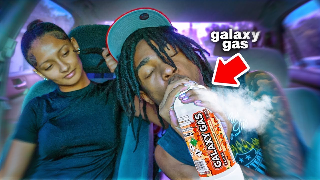 SMOKING GALAXY GAS IN FRONT OF MY GIRLFRIEND - YouTube