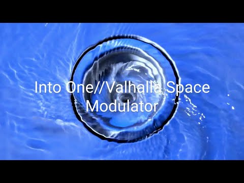 First play on Valhalla Space Modulator/ Loop and Layer fun... - YouTube