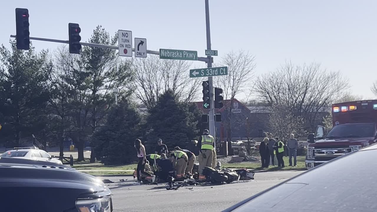 First responders perform CPR after south Lincoln crash - YouTube