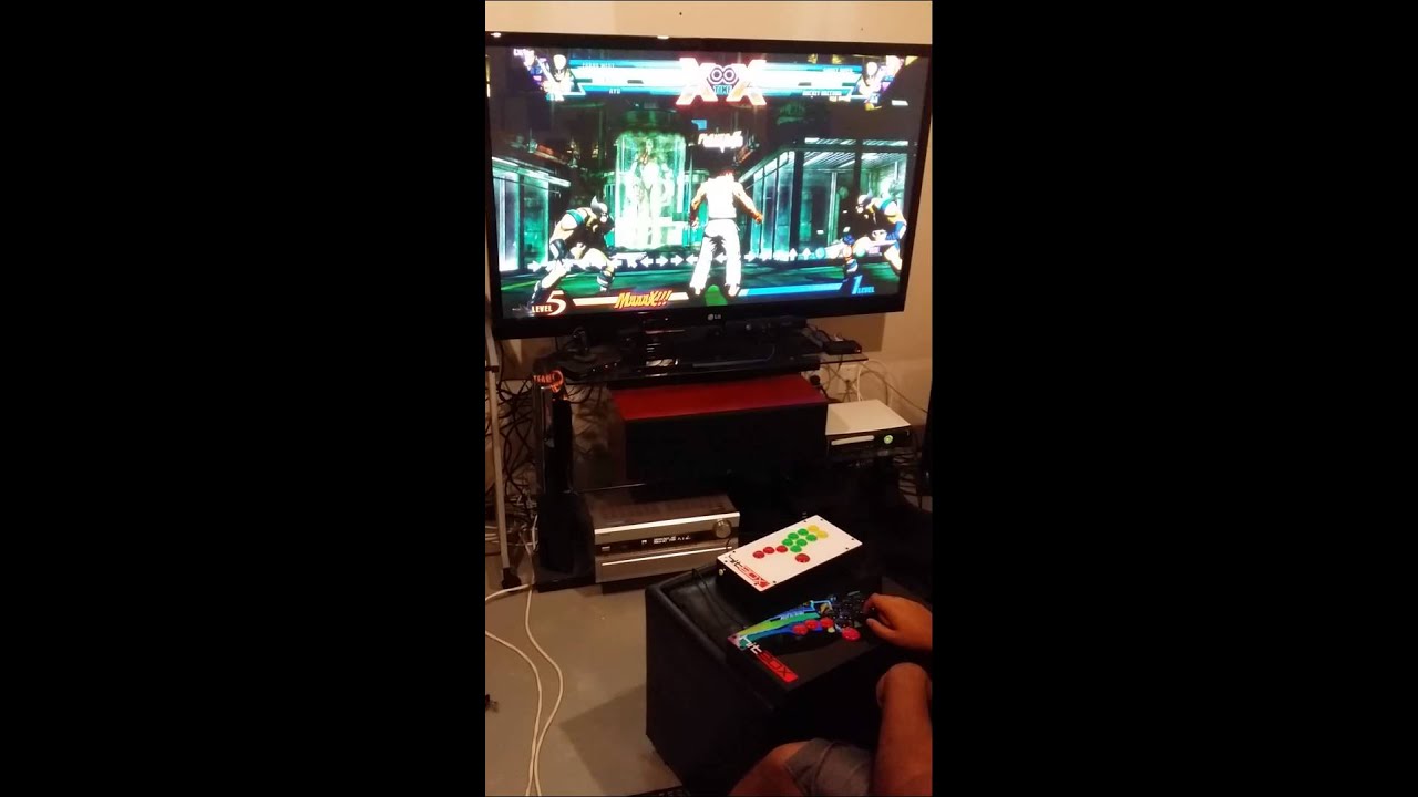 Dual system(X360/PS3) Hitbox controller demo on X360 (larger case ...