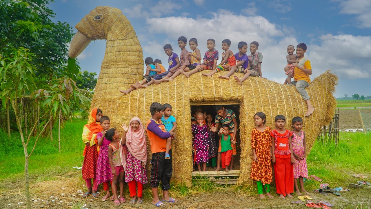 Rice Straw & Bamboo Transform into Beautiful Duck House - Giant Duck ...