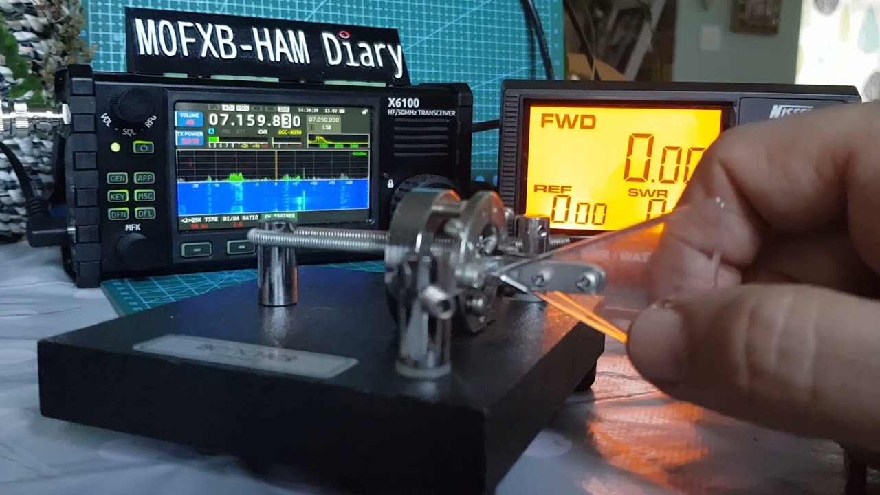 XIEGU X6100 - CW Practice with Bencher B1 Paddle - YouTube