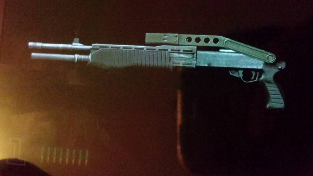 Benelli M4 Super 90 vs Franchi SPAS 12 iGun Pro - YouTube