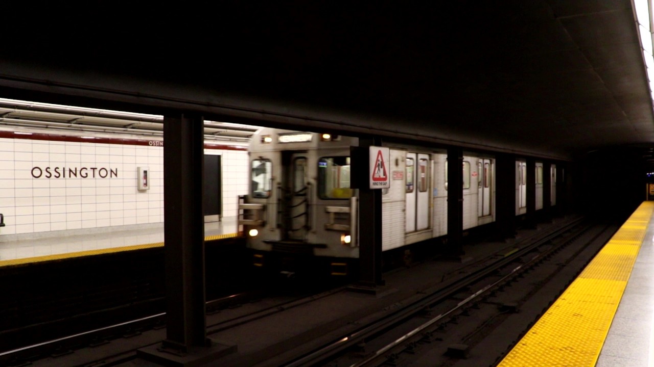 TTC Toronto Subway: Kennedy Bound Bombardier T1 Line 2 Train ...