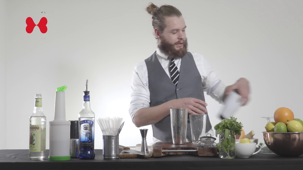 Cosmopolitan Cocktail | How to make a Cosmopolitan Cocktail - YouTube