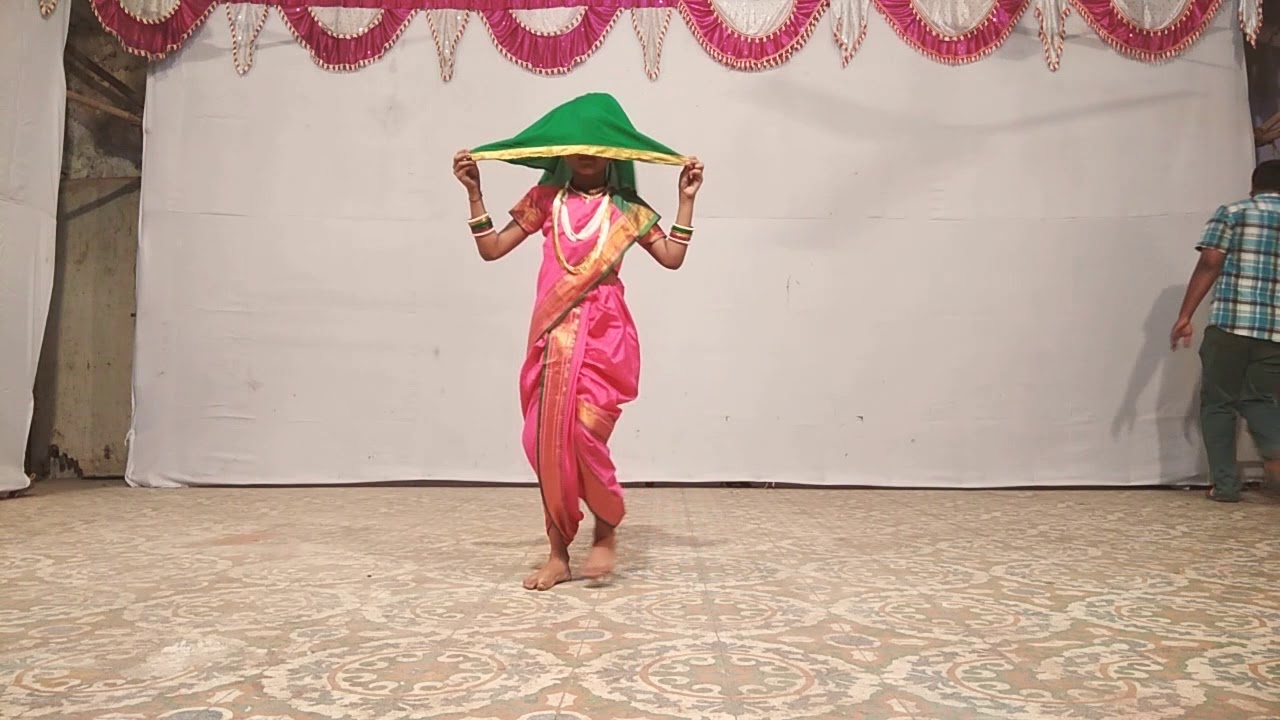 Chabidar chabi mi toryat | छबिदार छबी मी | Marathi Movie Pinjra Song ...