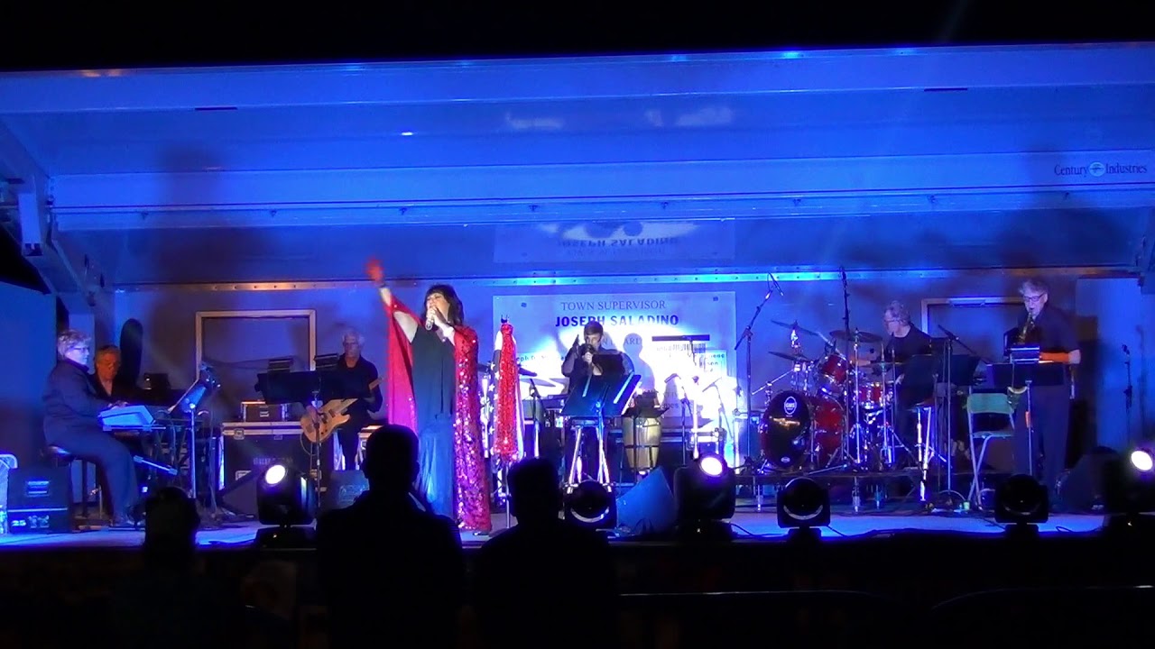 JAYCEE DRIESEN SALUTE TO AMERICA AND THE DIVAS - YouTube