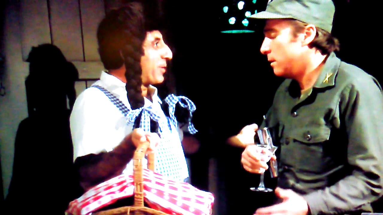 MASH-Klinger As Dorothy - YouTube