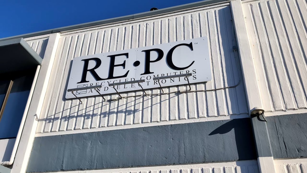 RE-PC, Seattle's Retro Computing Wunderland - YouTube