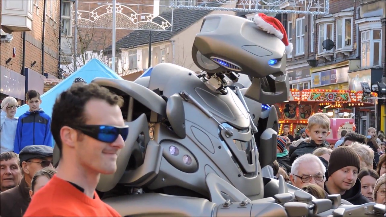 Titan The Robot 8ft Tall Opens Rushden Christmas Lights - YouTube