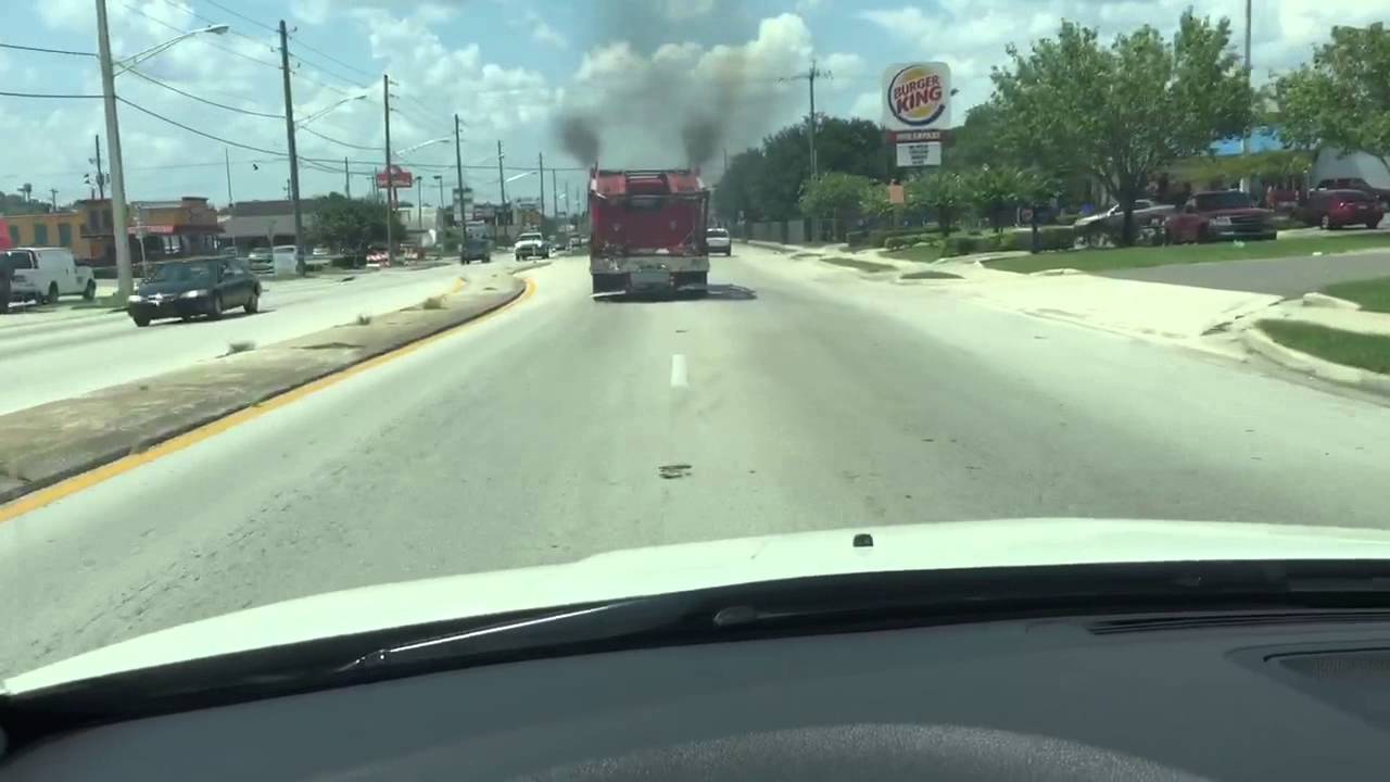 Peterbilt 379 rolling coal - YouTube