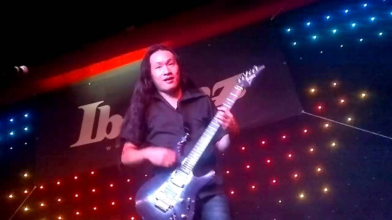 Herman Li - Through the fire and flames Live - YouTube
