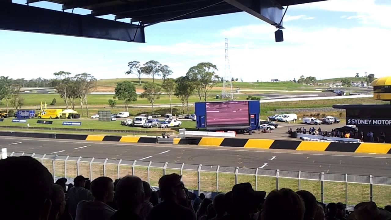 Car goes broom broom - YouTube