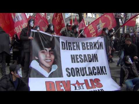 Dev-Lis - Berkin Elvan'ın Karnesini Almaya Gidiyoruz / Polis Barikatı