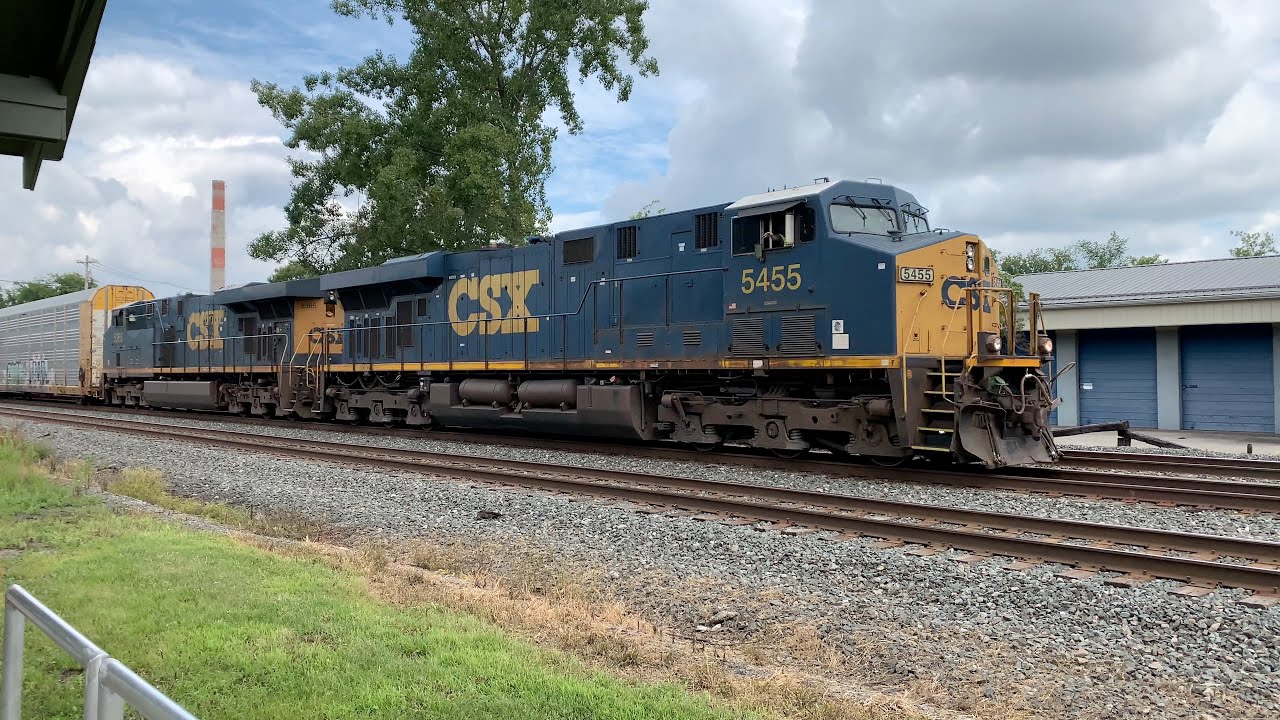 [4K] 2 CSX Train Meet - Fairport, NY - YouTube