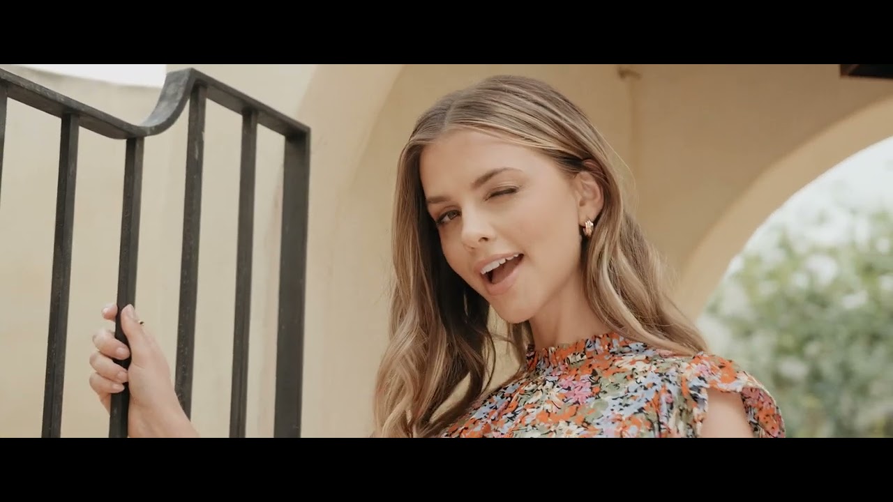 Behind the Scenes | THML Fall 2022 Lookbook - YouTube