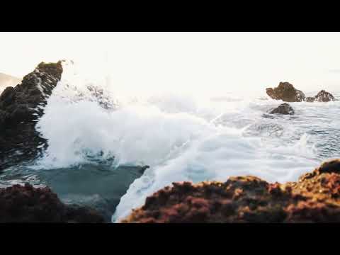 Rahatlatıcı deniz dalga sesi ve  beyaz görüntü. Relaxing music with ocean waves صوت البحر صوت الاموا