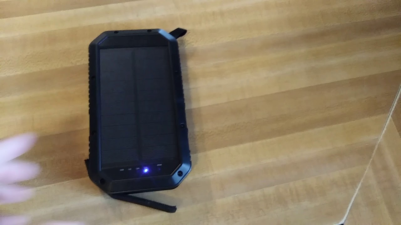 Review of the 20,000mAh Braxus Solar Power Bank - YouTube