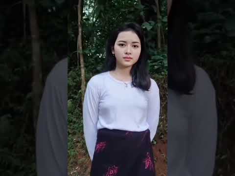 Cewek Cantik Baju Putih Polos