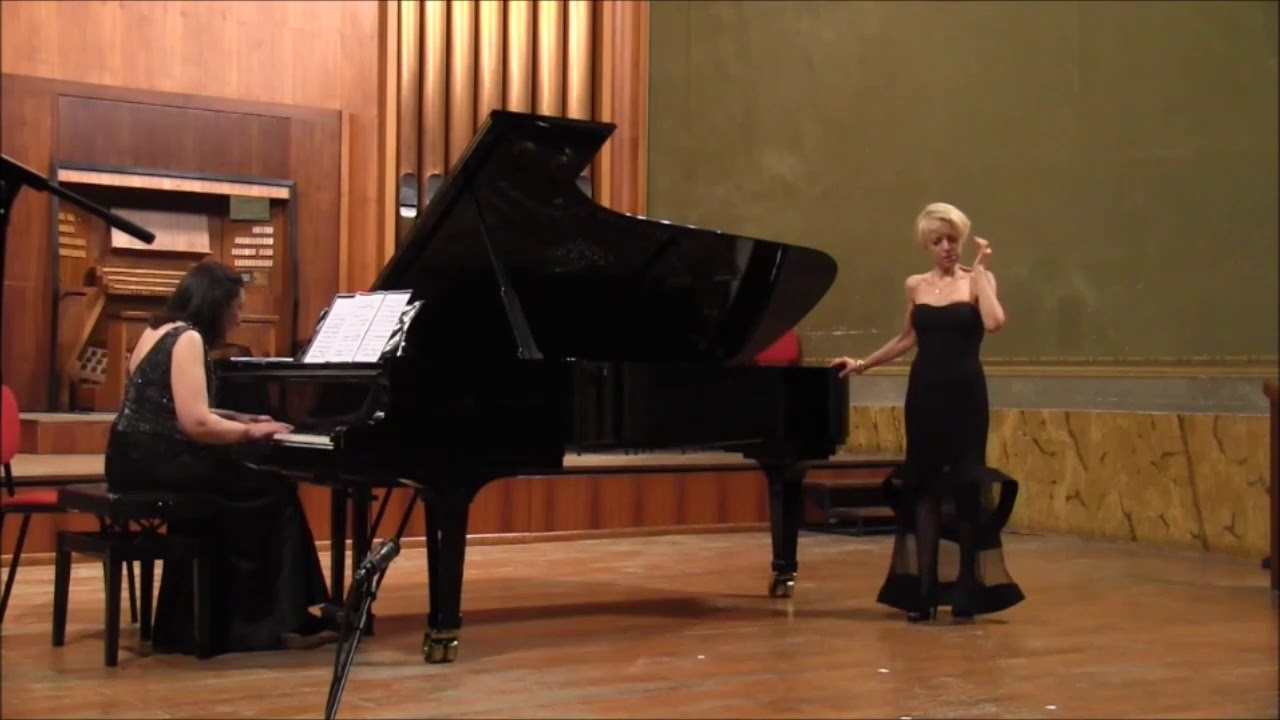 Francesca Pedaci "Porgi amor" da Le nozze di Figaro - YouTube