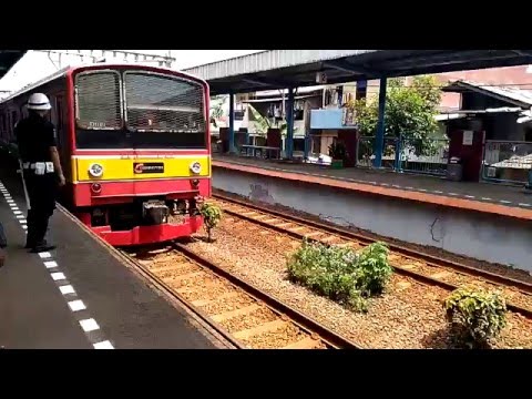Kedatangan KRL Commuterline Tujuan Duri Di Stasiun Pesing - YouTube