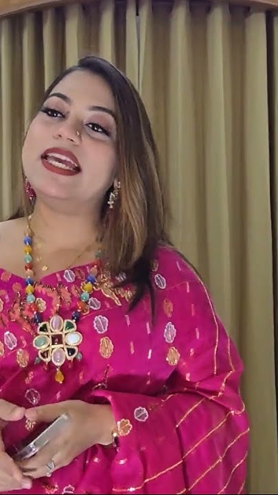 মসলিনের শাড়ি পরে দর্শকদের আকর্ষণ। #fashion #কুটির #saree #নকশী #onlineshopping - YouTube