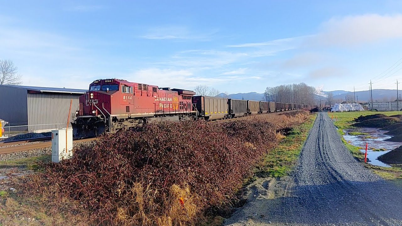 Highballing Coal Train, Awesome Horn On the Yale Sub At Glen Valley BC ...