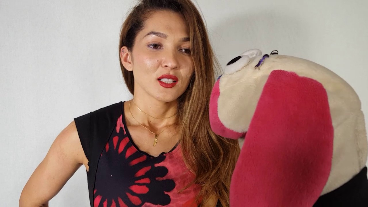 LuzEle es muy bella - YouTube