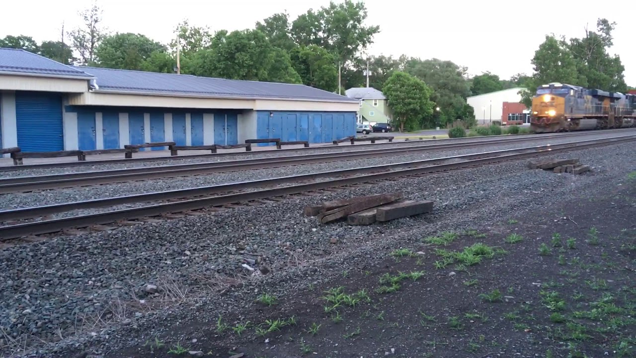 Csx-942 And Csx-3186 Westbound Through Fairport N.Y. 0n 6/24/20 - YouTube
