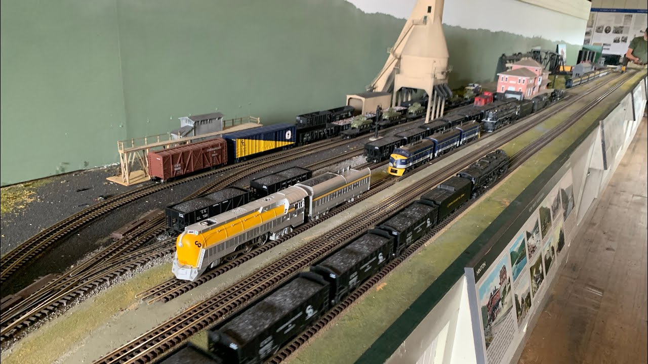 O Scale model railroad at the C&O Railway Heritage Museum - YouTube