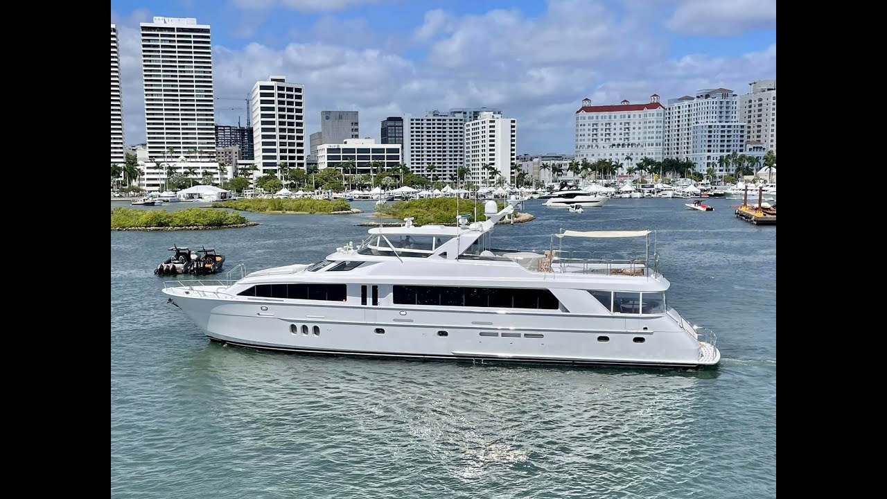 Walkthrough tour of the 100 Hatteras Motor Yacht with Ryan Gessel - YouTube