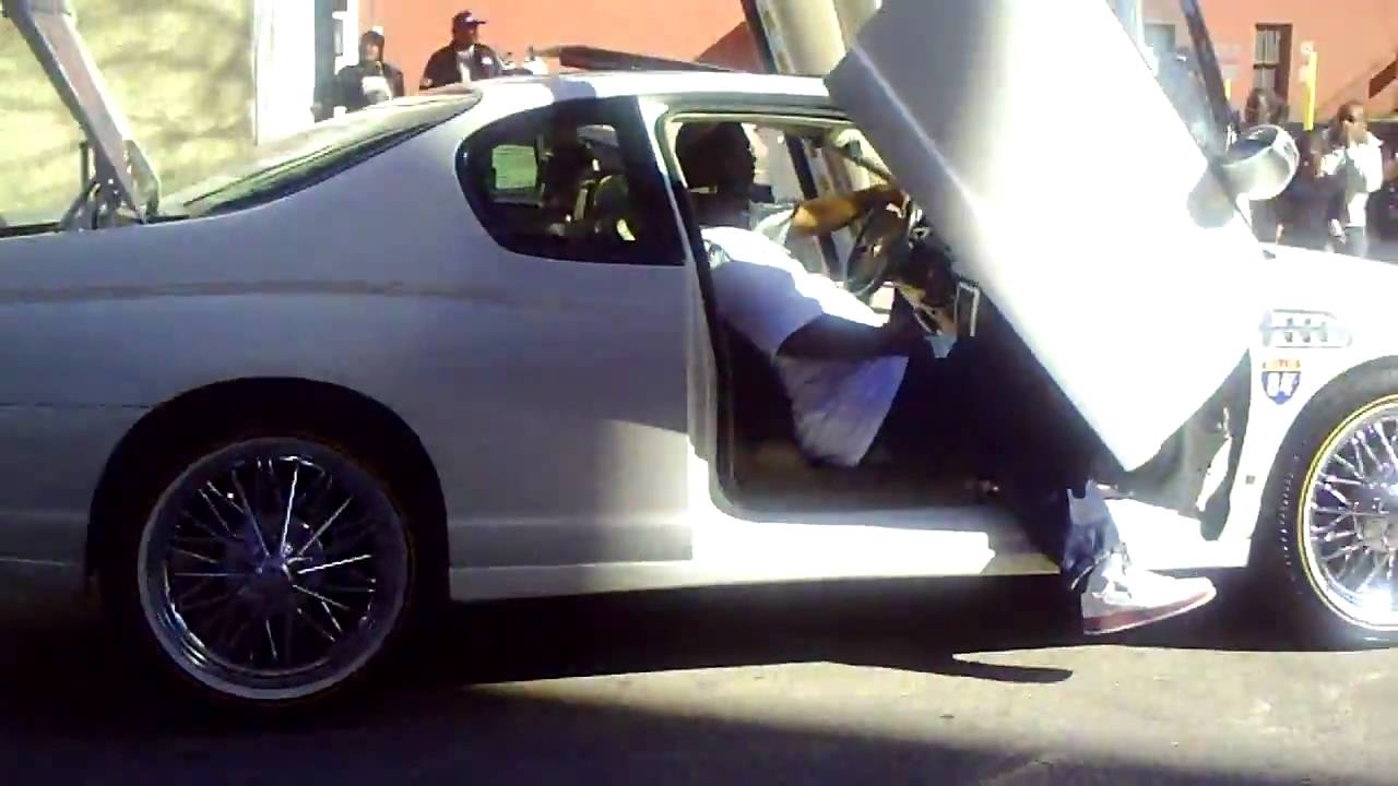 Houston MLK Parade 2009 - cars swangas elbows - YouTube