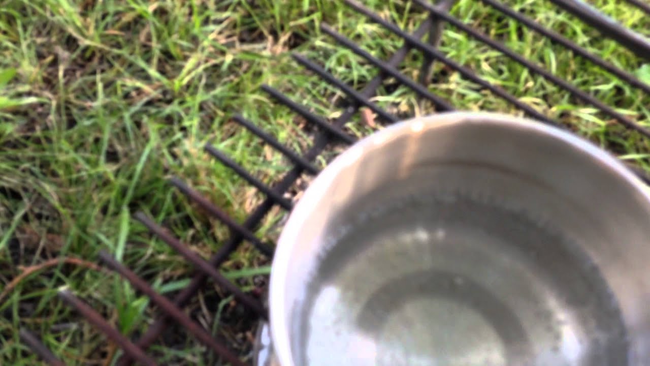 Rocket stove/ boiling water - YouTube