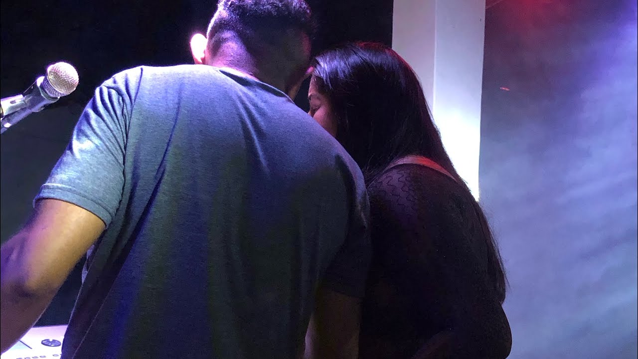 Valdery dos teclados e Liliane / Alô amor - YouTube