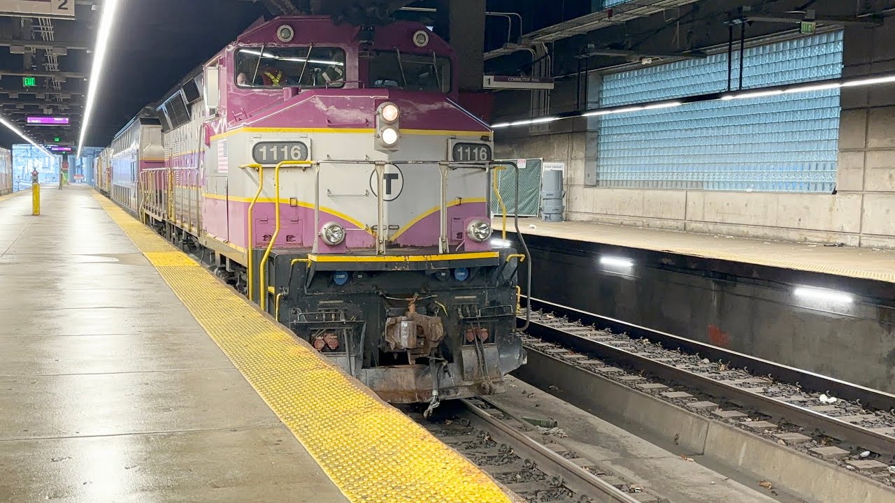 MBTA Readville Switcher Pulling into South Station! - YouTube