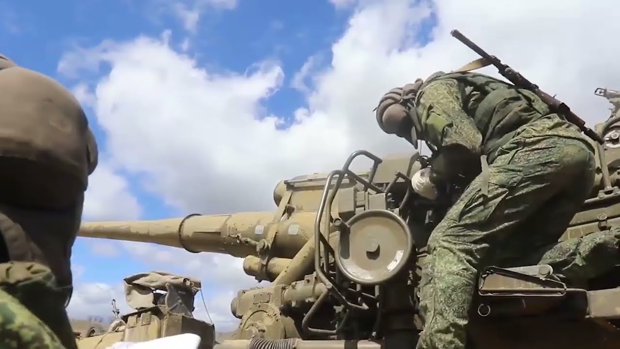 Battle For Ukraine⚔️ 🇷🇺 🇺🇦 155mm Artillery in Action REAL COMBAT ...
