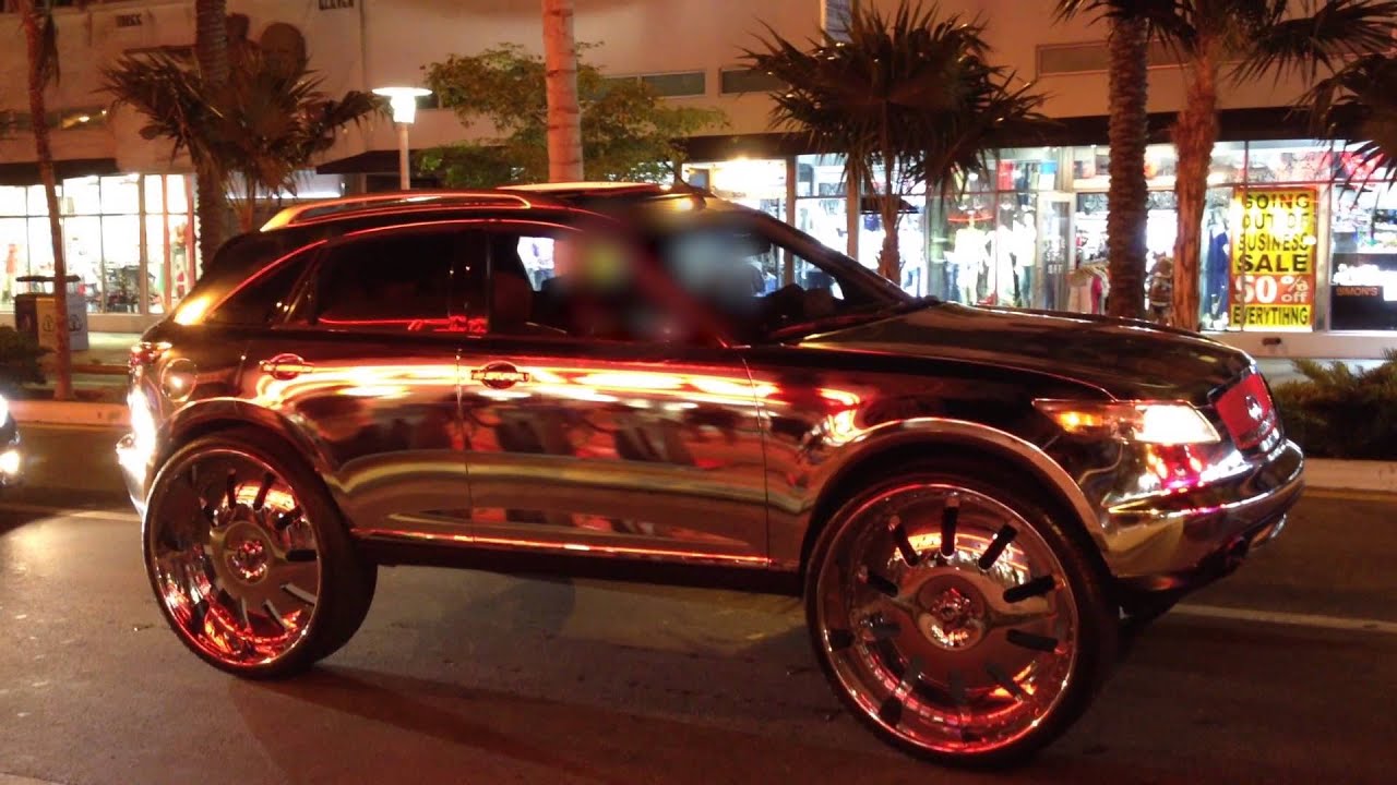 High Rider Low Rider Cars with Crazy Rims Wheels - South Beach Miami ...