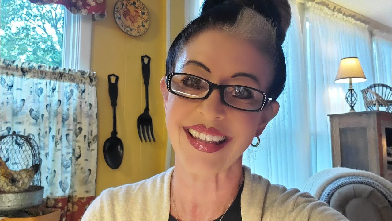 HAPPY VLOGTOBER DAY 3... LILLEYBUGGLANE 😊 - YouTube