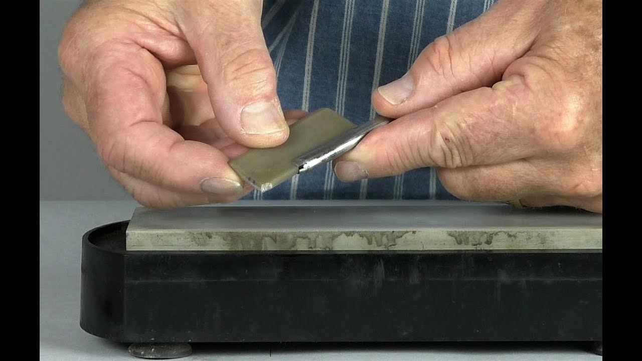 How to Sharpen a Woodcarvers U-Gouge - YouTube