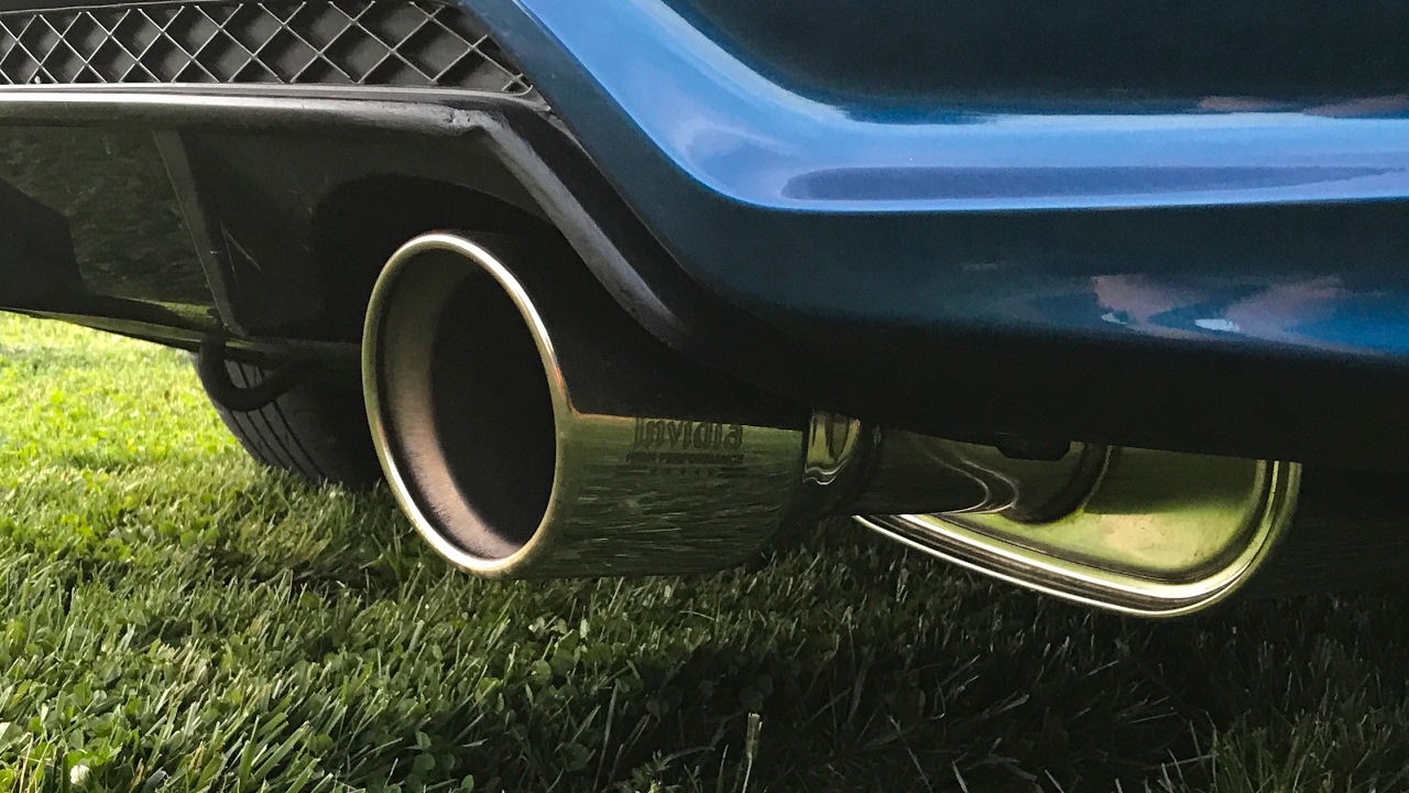 Invidia Q300 review(Is it too quiet?) - YouTube