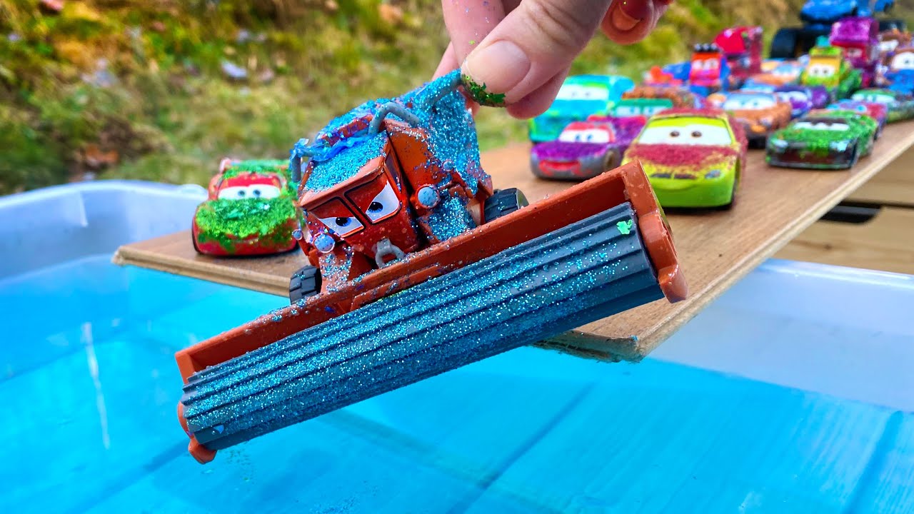 Disney Pixar Cars falling into deep pool | Lightning McQueen, Frank ...