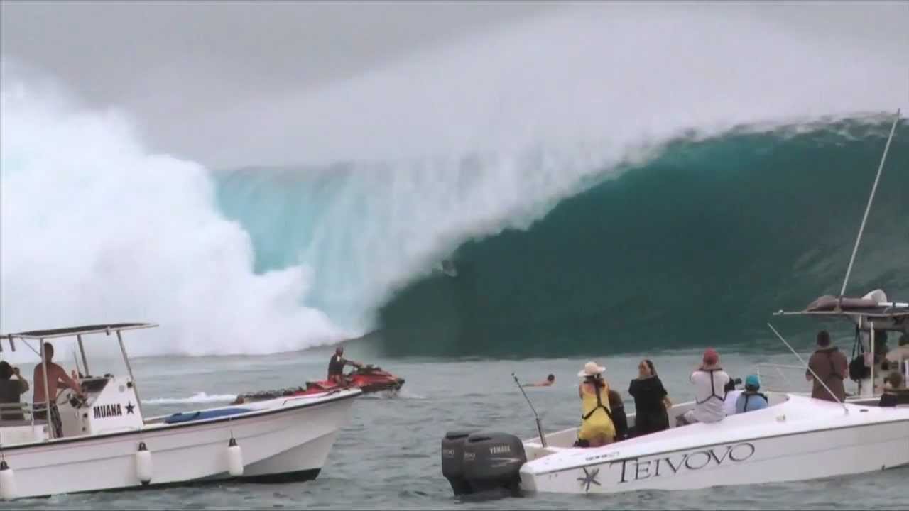 SURFER - An Era-Defining Day at Cloudbreak - YouTube