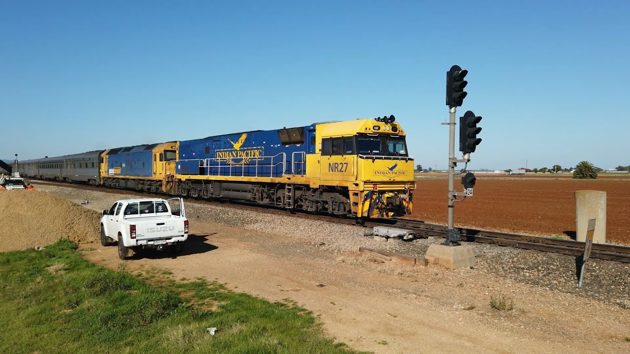 NR27 + G530 #3AS8 - YouTube